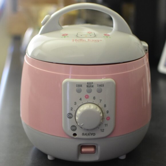 Sanrio | Kitchen | Rare Hello Kitty Sanrio Rice Cooker Sanyo Pink New ...